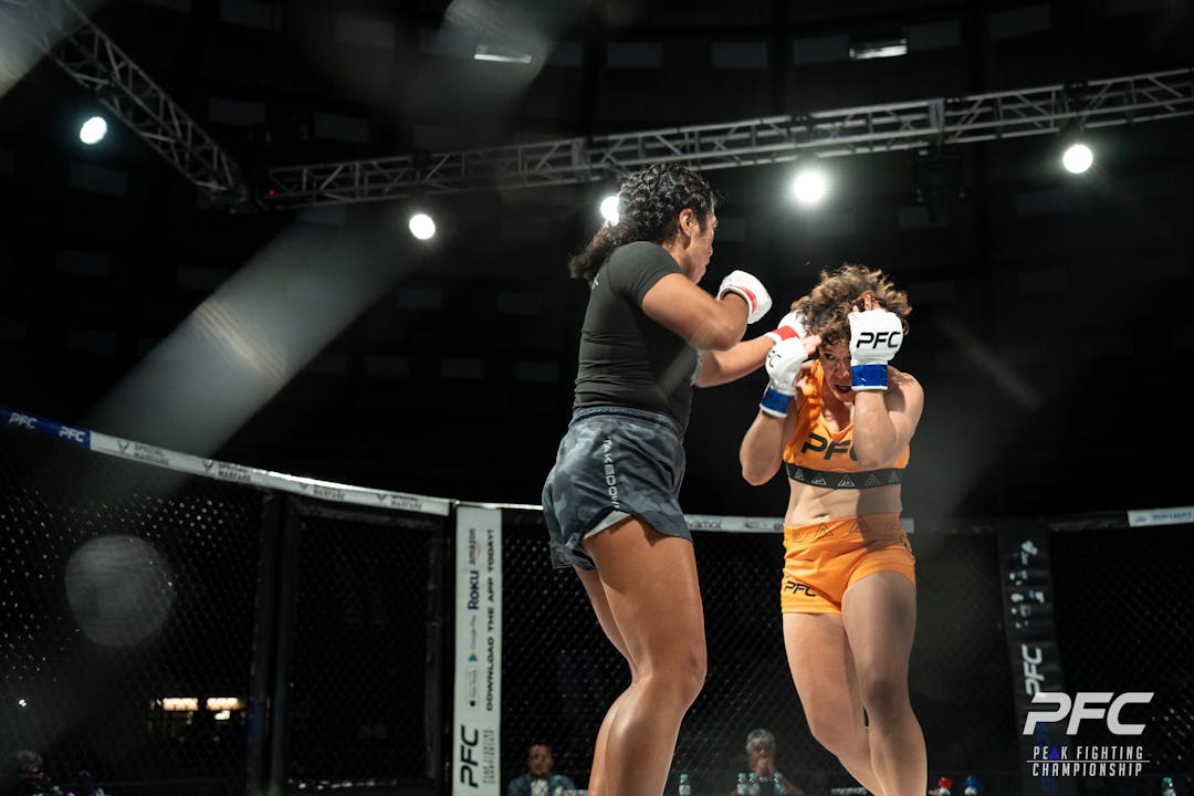 Stephanie Hernandez vs Dania Cruz - Peak Fighting On Demand