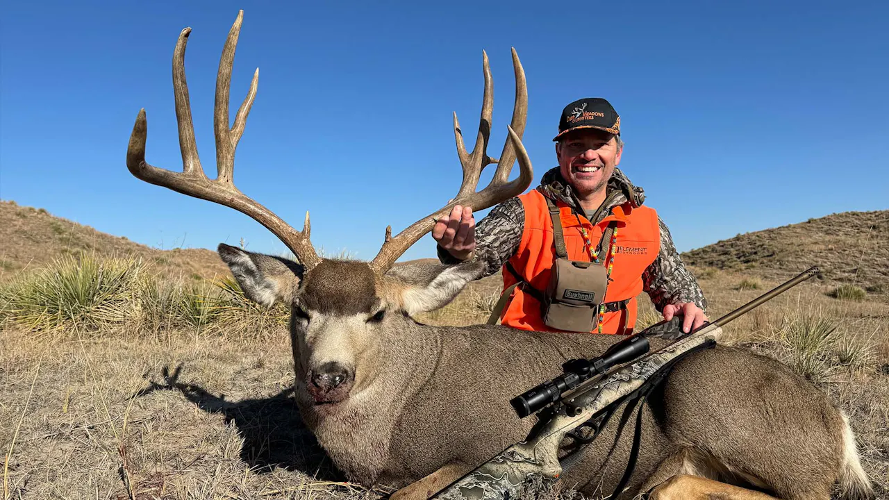 Nick Mundt's HUGE Spot and Stalk Mule Deer!!! - 2024 Road Trips (Fall ...