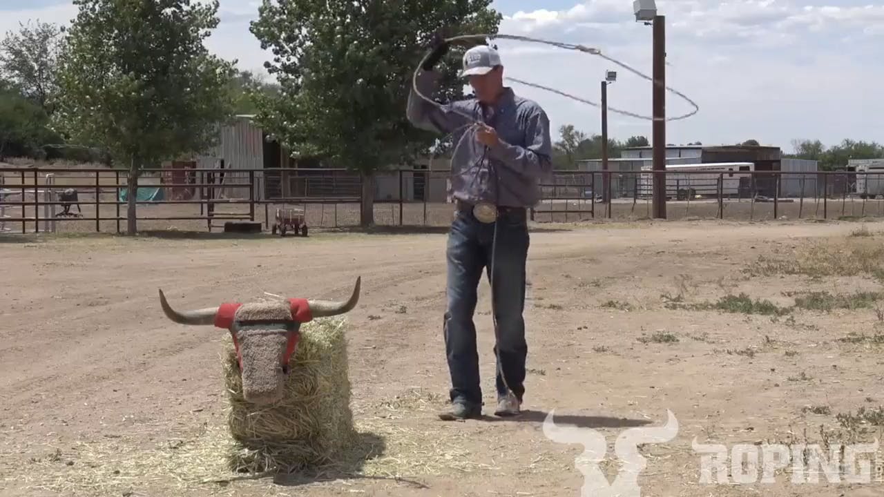 How To Catch The Horns Clean If You're Roping Heads [MS] - Roping․com