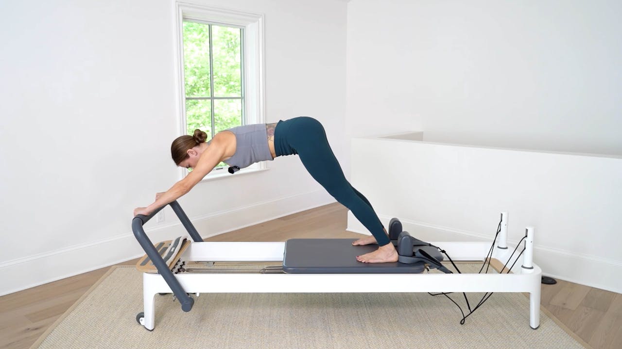 14 Min Desk Detox #625 - Saran Pilates