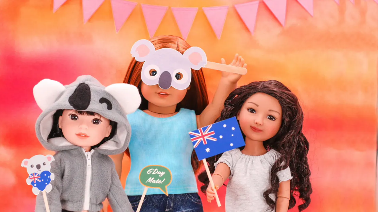 DIY Aussie Photo Booth For Dolls - Sewing with Cinnamon & Friends