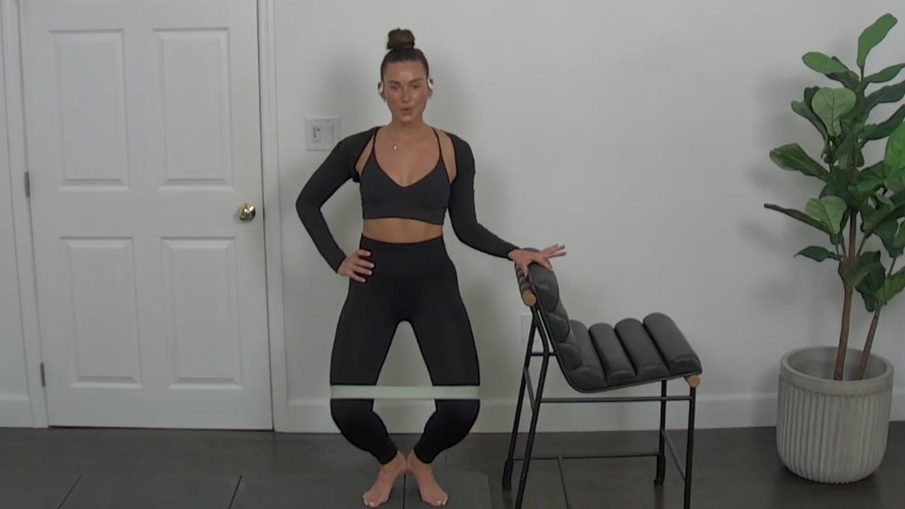 DAY 25 - 5 Min Express Barre Legs - Soto Method