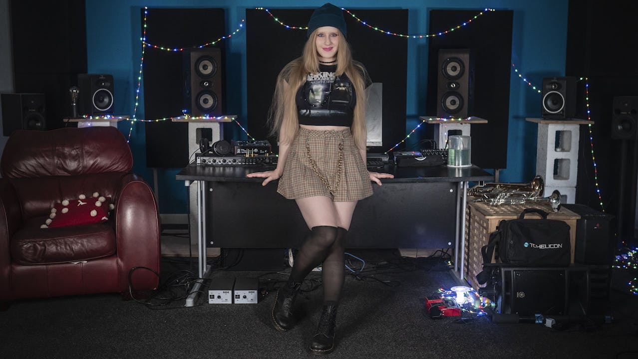 27/10/23 - MUSE REVIEWS - Our Daily Bread - Thomas & Muse TV