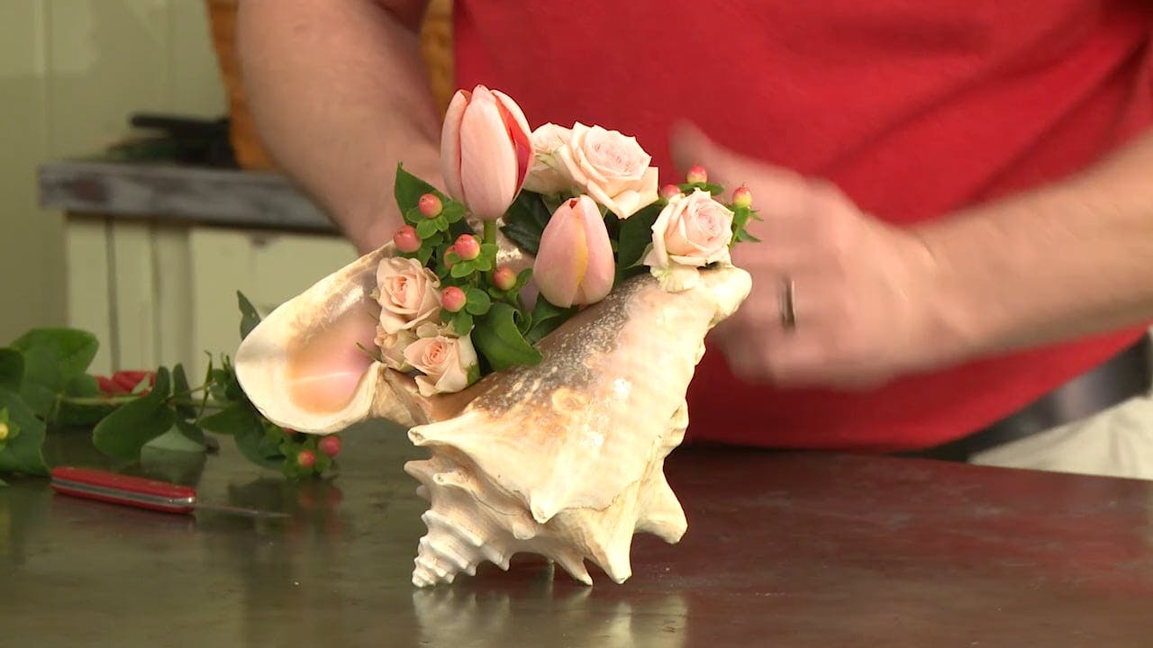 How to Arrange Flowers: Fun Flower Tips from Bloom 365! - Season 18 ...