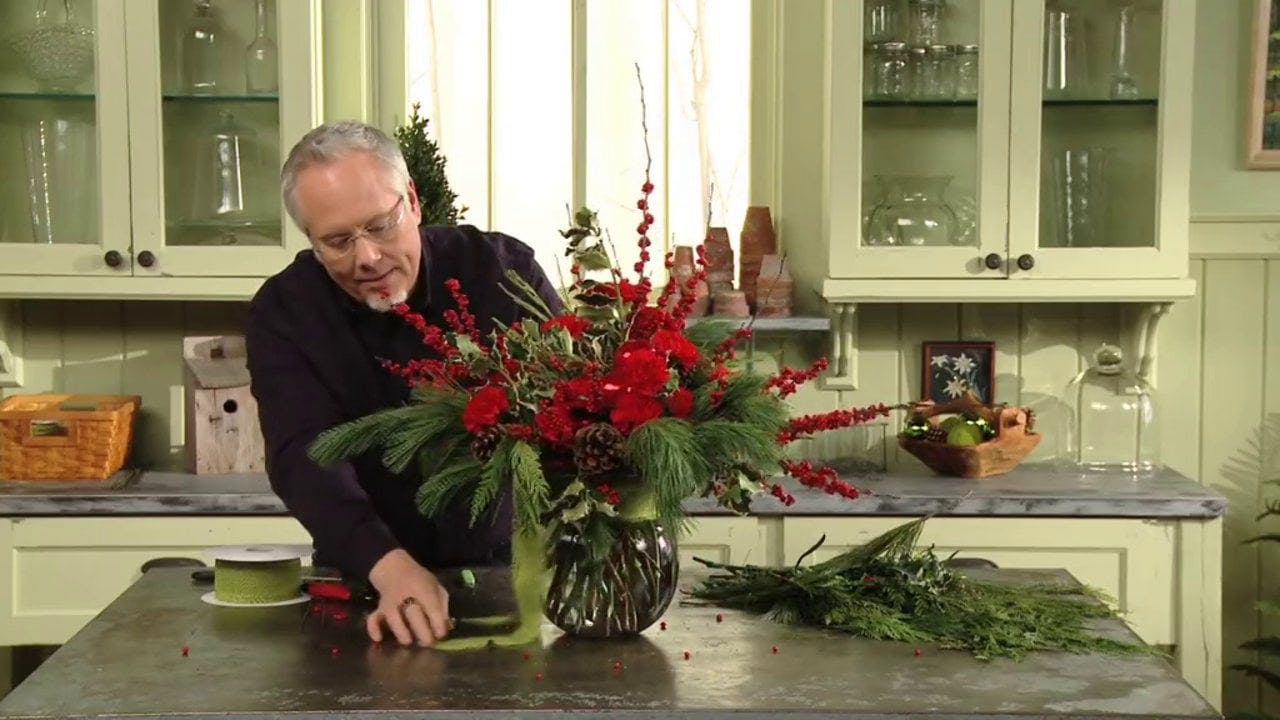 How to make a Christmas Arrangement with Red Carnations! - Season 5 ...