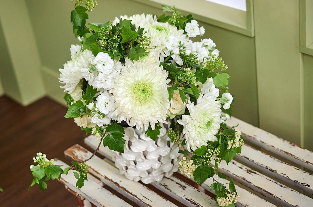 Magnum Chrysanthemum Wedding Bouquet! - Season 23 - FWFJ - J Schwanke's ...