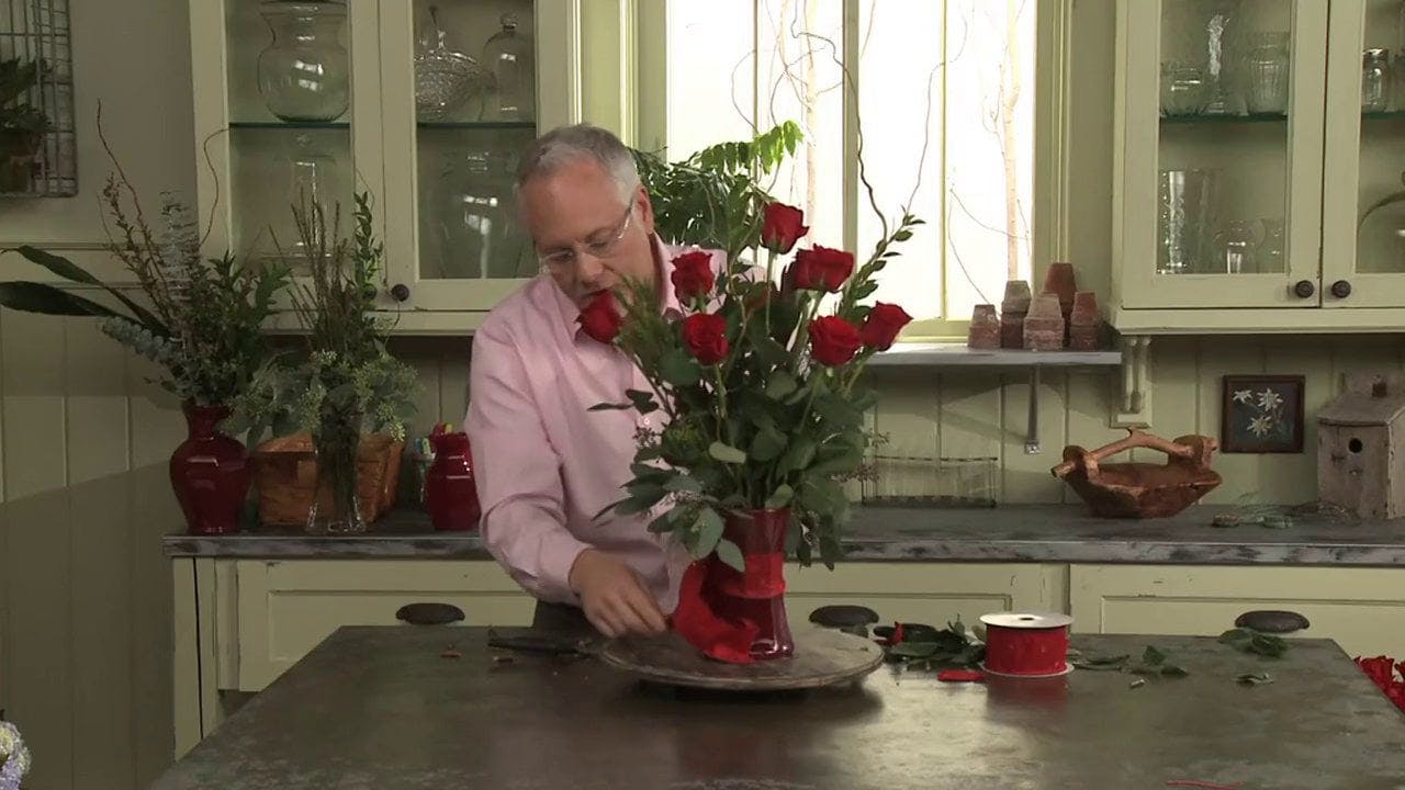How to make a Fast and Easy Dozen Roses! - Season 5 - FWFJ - J Schwanke ...