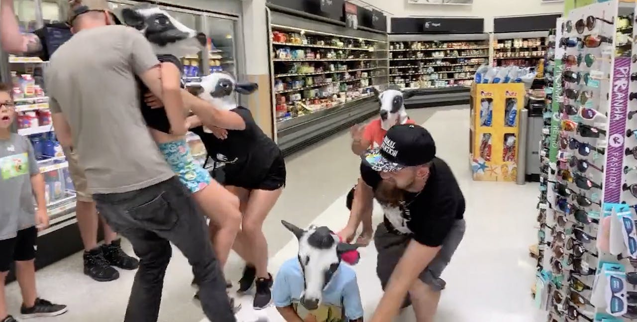 This Dairy Protest Went Viral! Watch to Know Why! - UNCHAINEDTV