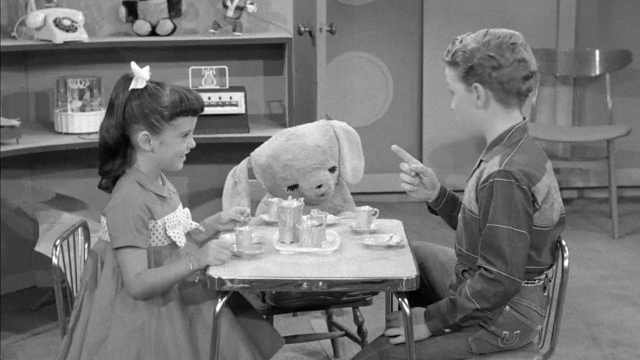 A Locket for Linda - The Danny Thomas Show - Season 6 - UP Faith and Family