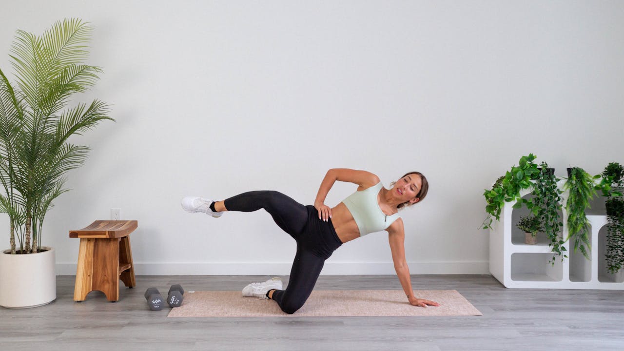 ABS & ASS Workout - WITH DUMBBELLS - Lower Body Workouts - DAILY THRIVE ...