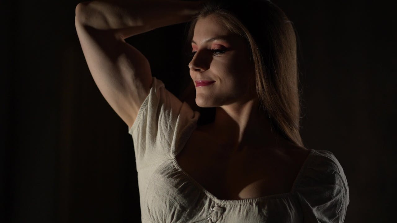 Regi Shooting Video 01 - Regina Noga Photo Shootings - Zoltan Vegh Videos