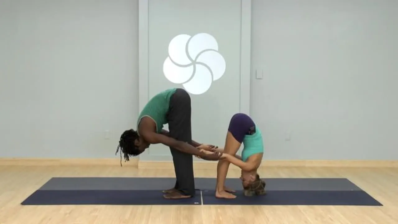10 Minute Mommy Stretch Yogaworks