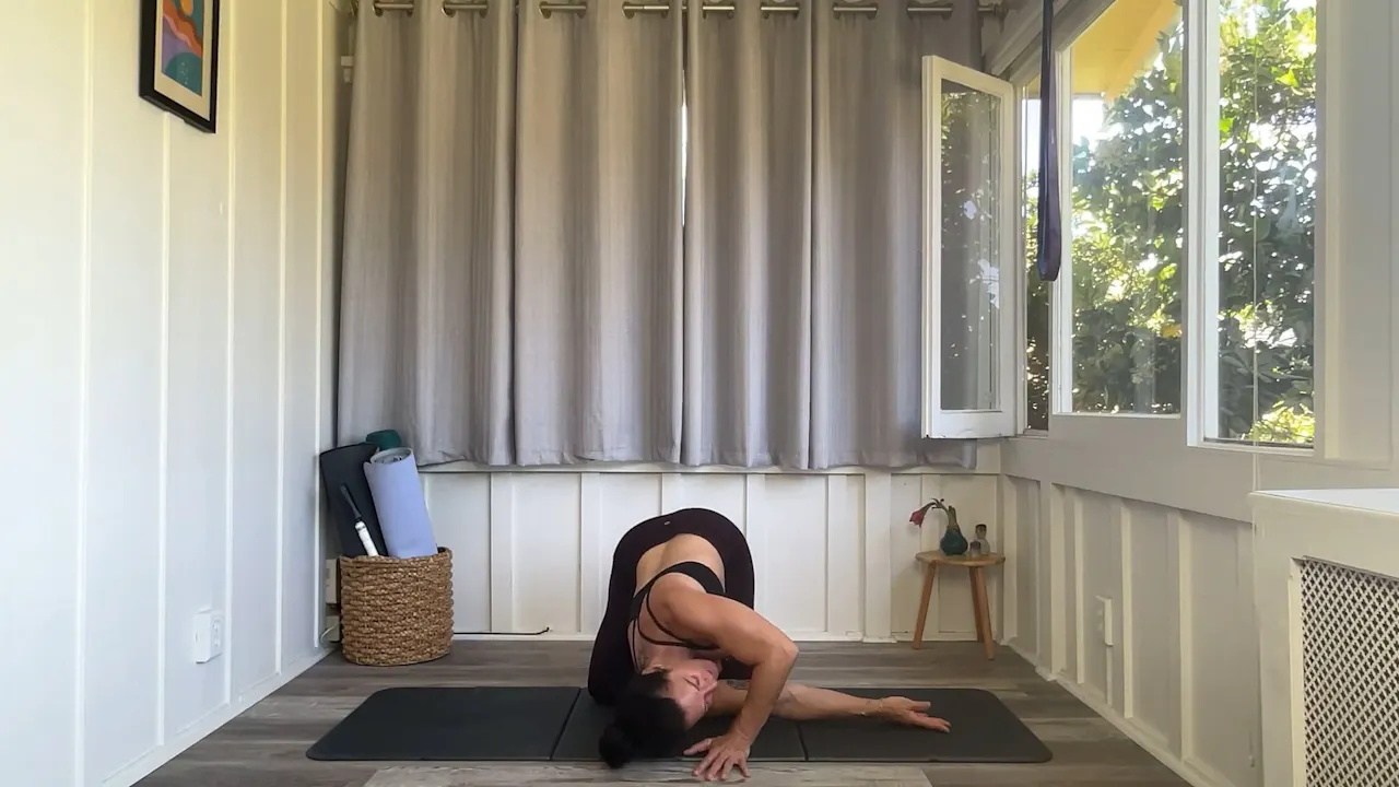 Dynamic Stretch w/ Tracy - Yogaworks