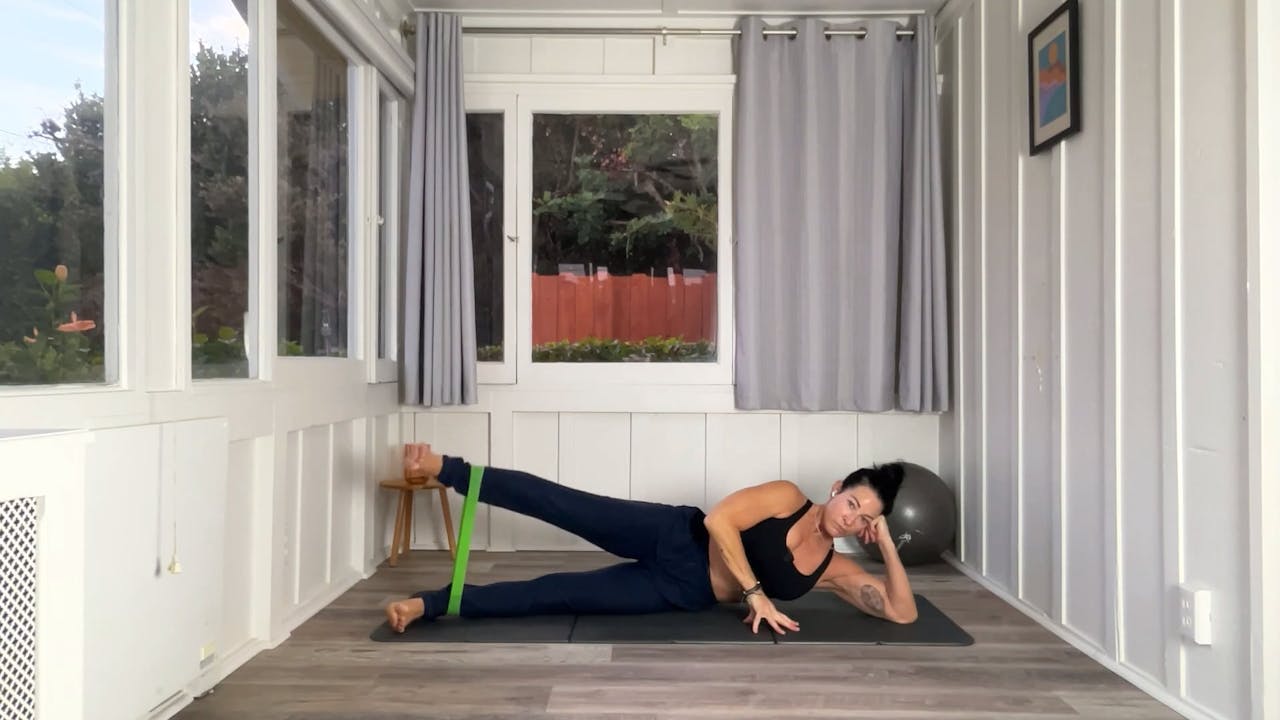 45 min Body Sculpt w/ Tracy Banded Core and Legs 10/30/24 - Tracy's ...