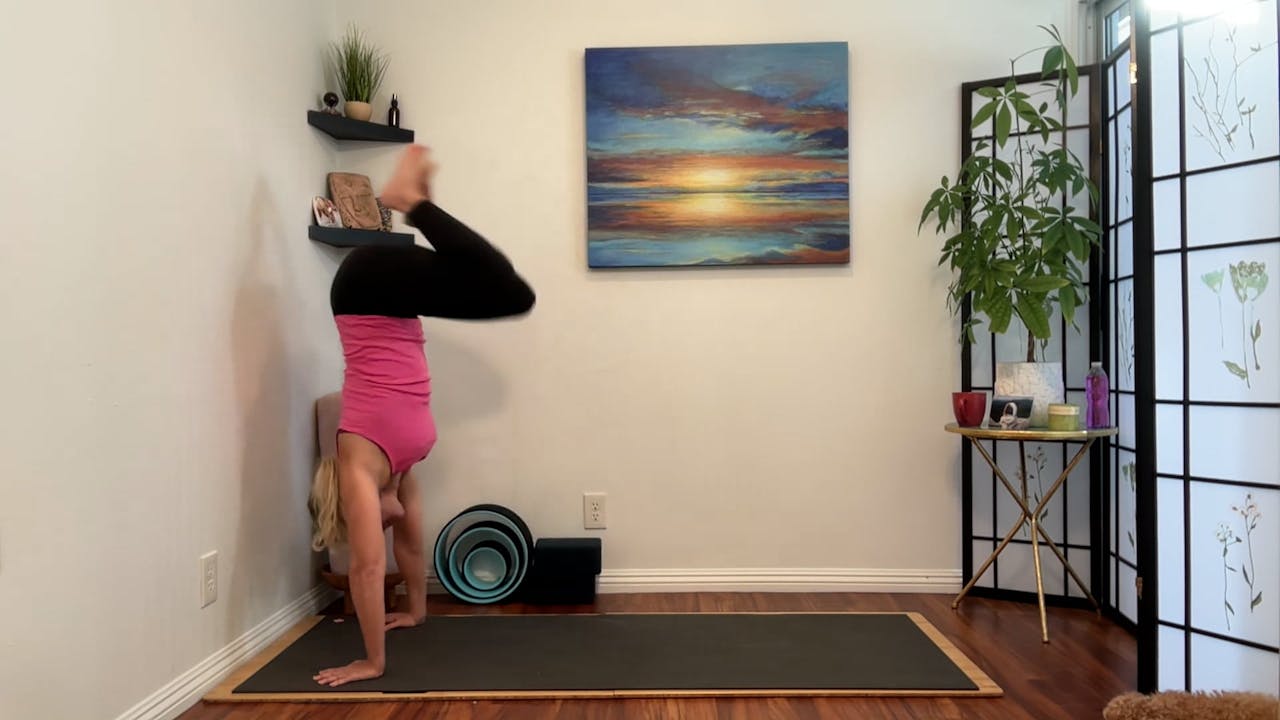 30 min Cardio Blast Yoga w/ Jesse - YogaWorks