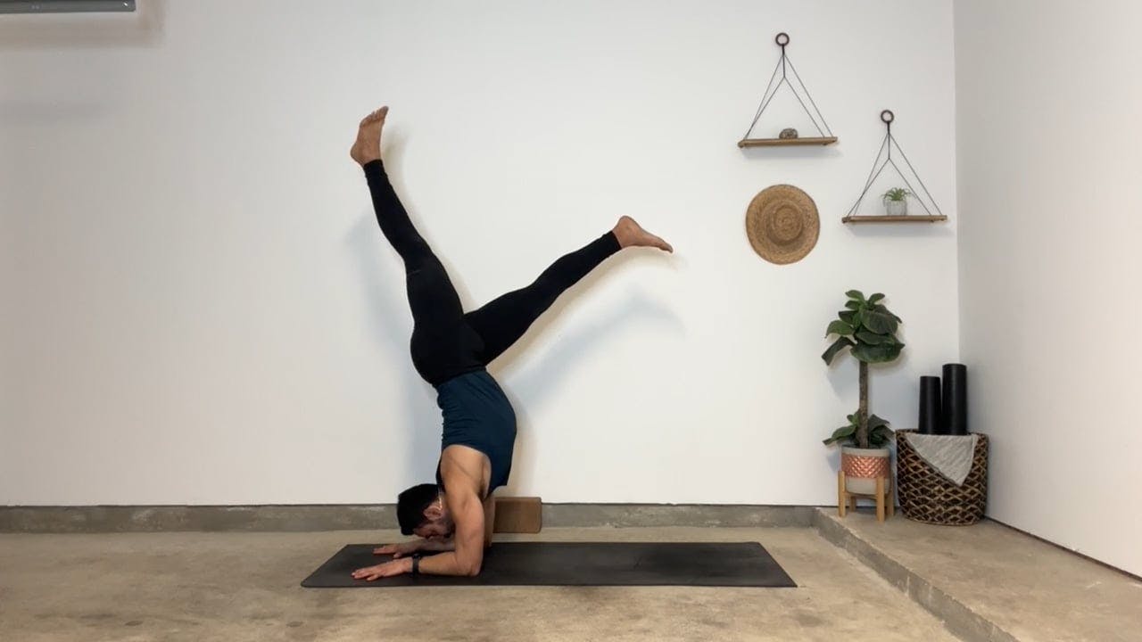 30 min Flow & Fly w/ Gustavo - YogaWorks