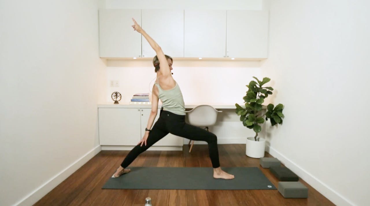 Holiday Flow (55 min) - with Lisa Sanson - Lisa Sanson - YYOGA at Home