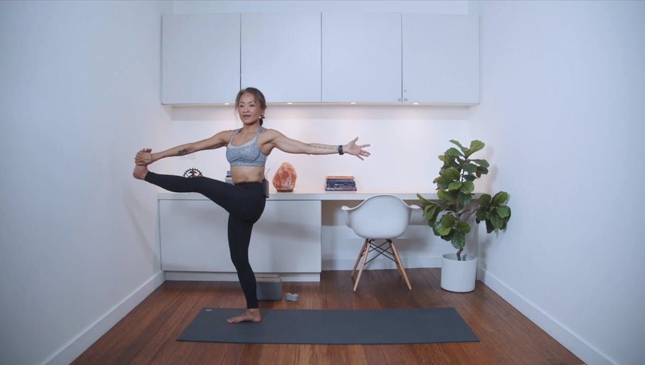Fearless Power (60 min) - with Nora Lim - Nora Lim - YYOGA at Home