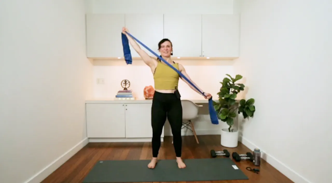 Shoulder Friendly Strength Workout (30 min) - with Naomi Joy Gallagher ...