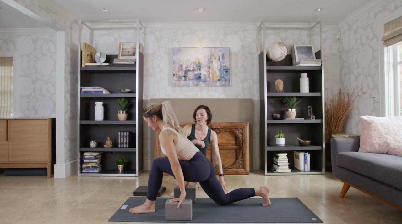 Hatha for Tight Hips (30 min) — with Rachel Scott - Best of YYOGA at ...