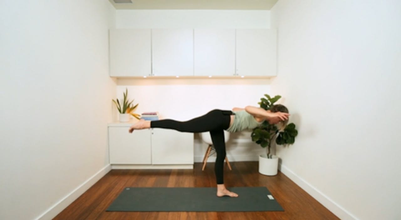 Flow State (60 min) - with Lisa Sanson - Lisa Sanson - YYOGA at Home