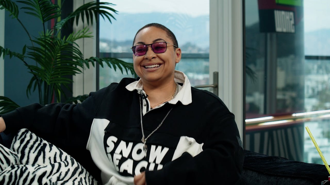 7. The Jason Lee Show: Raven-Symoné & Miranda Pearman-Maday - Zeus